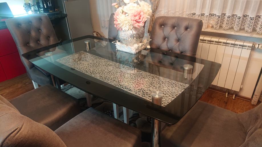 Kuhinjski stakleni stol