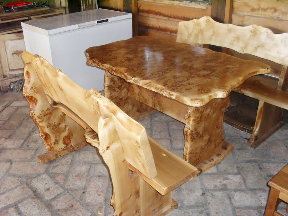 masivni drveni stolovi