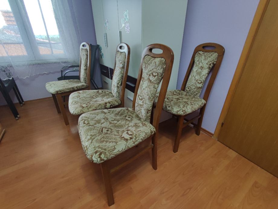 Okrugli drveni stol na razvlačenje + 4 stolice