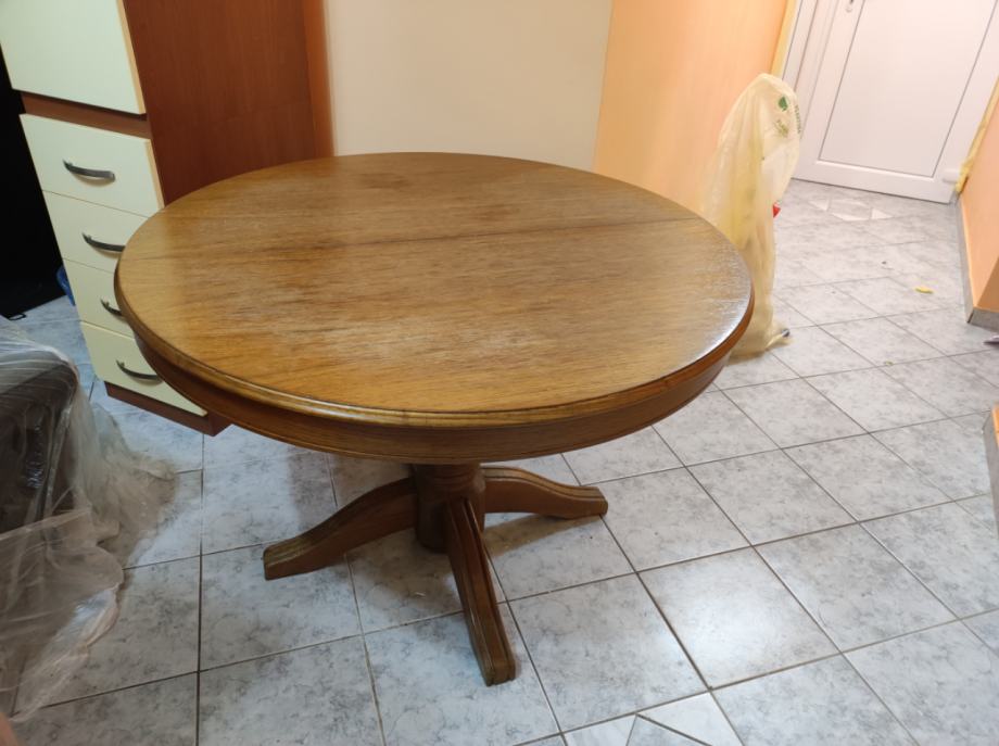 Okrugli drveni stol na razvlačenje + 4 stolice