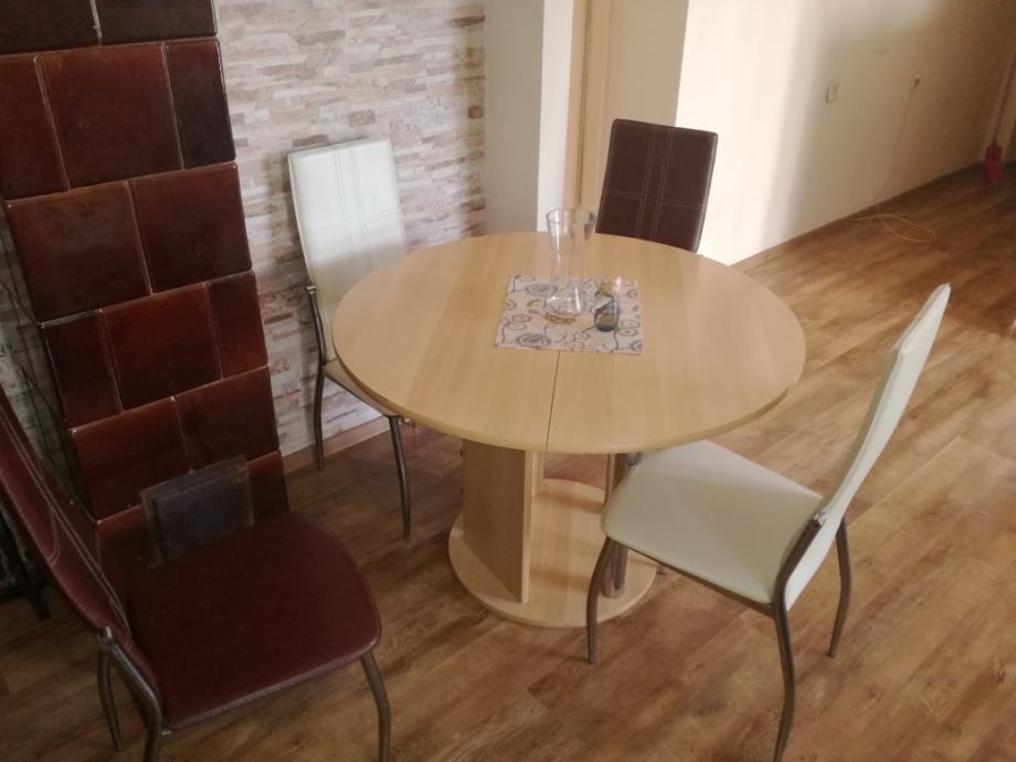 Okrugli stol i 4 stolice