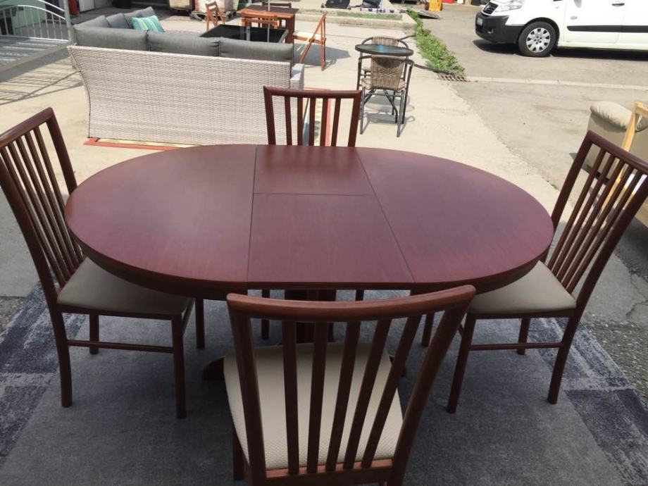 Okrugli stol na razvlačenje sa 4 stolice