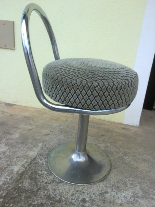 prodajem male stolice