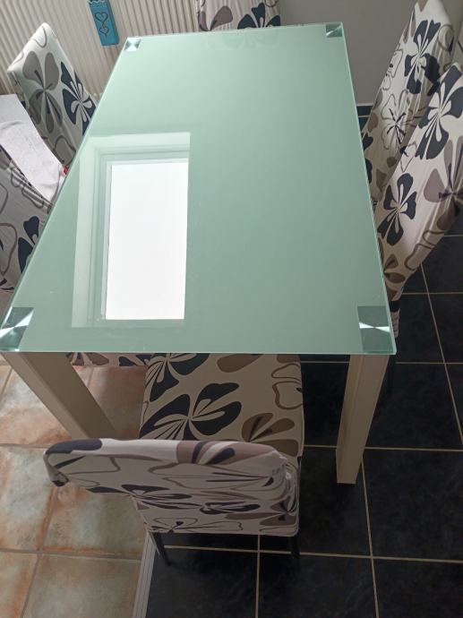 Stakleni stol sa 6 stolica