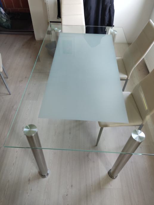 Stakleni stol, HITNO!