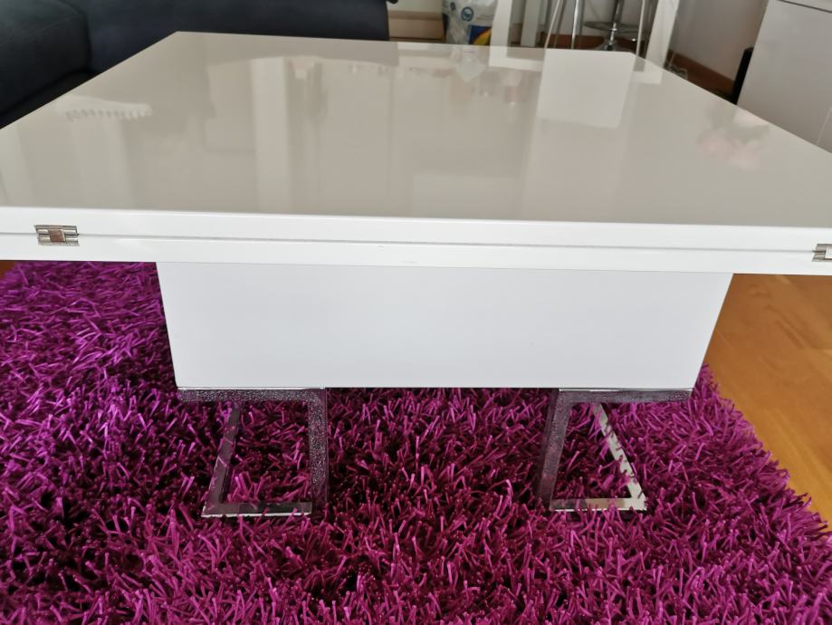 Stol za dnevni boravak na razvlacenje