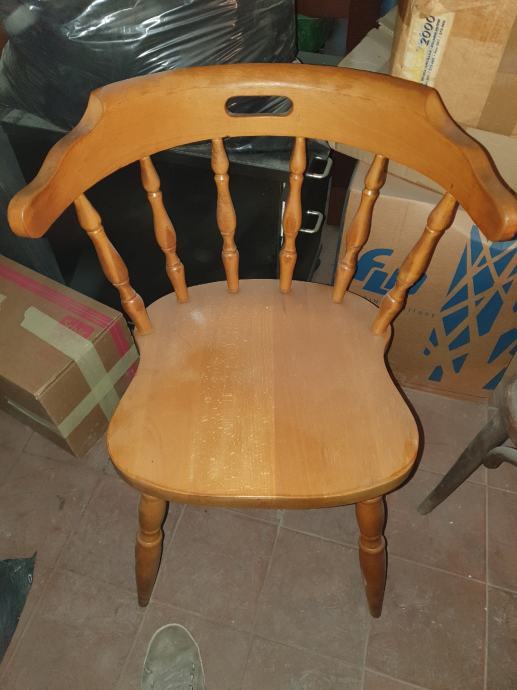 stolica retro puno drvo