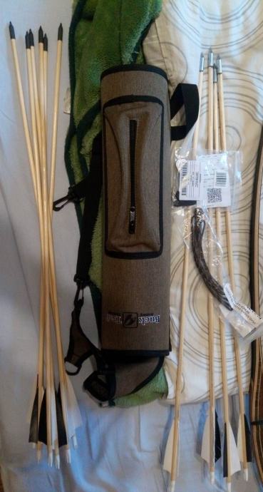 Buck Trail Black Hawk 68 inča 35 lbs kao novi+strijele itd.