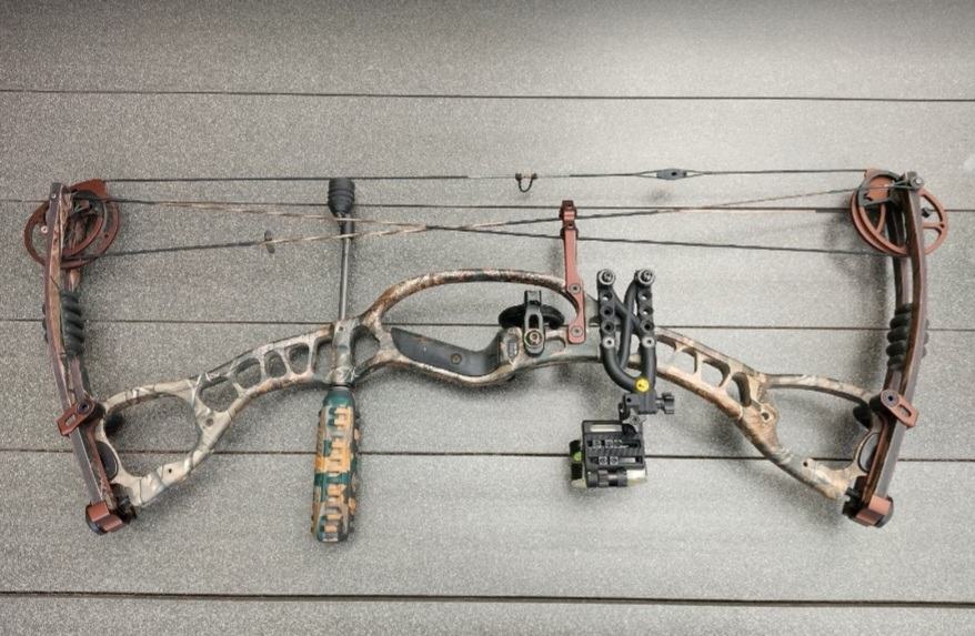 Hoyt crx 32 složeni luk