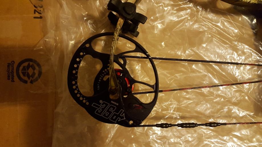 PSE Drive LT Pro series složeni (compound) luk-komplet field ready