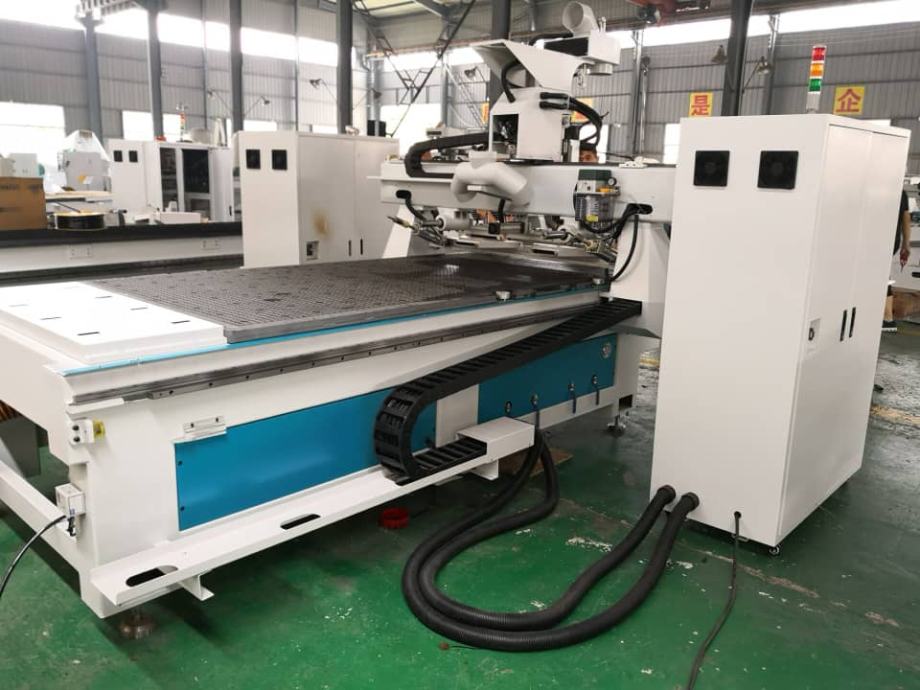 CNC STROJEVI isporuka odmah
