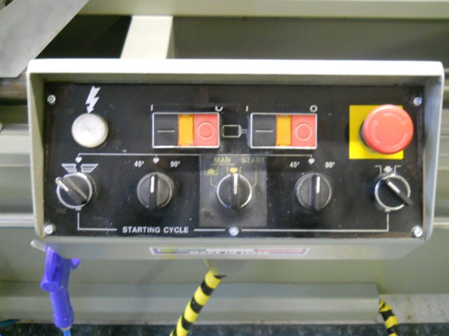 DVOSTRANI ŠTUCER ZA REZANJE ALUMINIJA