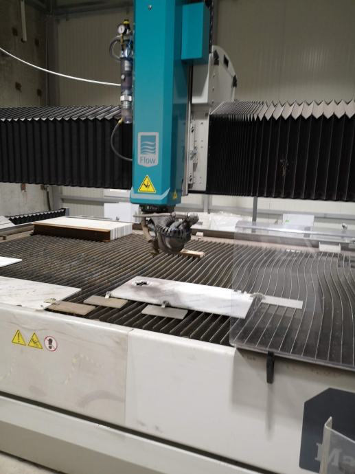 STROJ ZA REZANJE VODENIM MLAZOM M500-3020 HYPLEX PRIME 30/DYNAMIC WATE