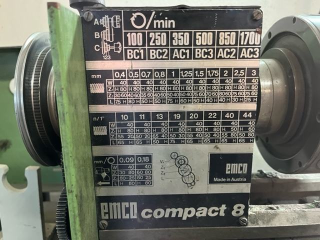 Tokarski stroj Emco Compact 8