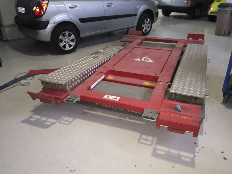 Autolimarska oprema autolimarski alat , stol za razvlacenje Blackhawk