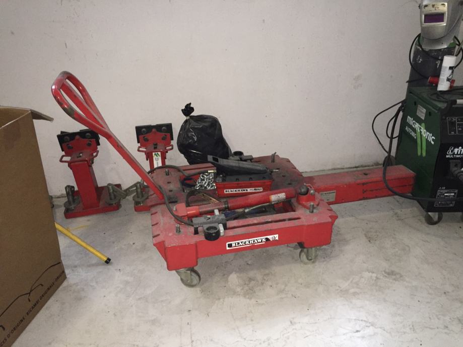 Autolimarska oprema autolimarski alat , stol za razvlacenje Blackhawk