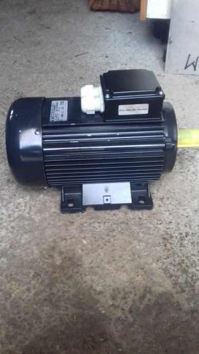 Elektro motor za auto dizalicu