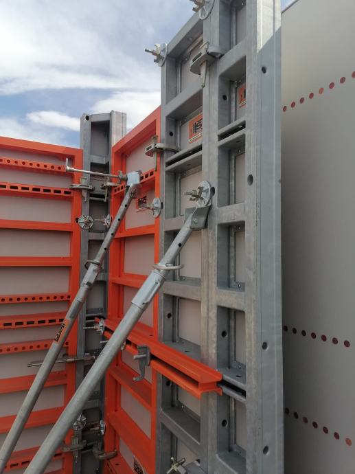 Kosnik za oplatu univerzalni