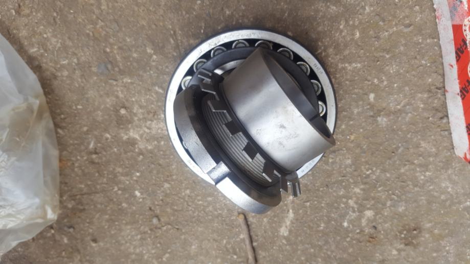 Ležajevi SKF 22218 i zatezna ljuska SKF 318h