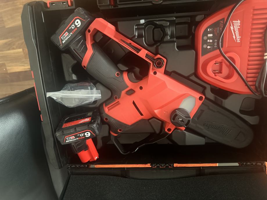 MILWAUKEE M12 FHS