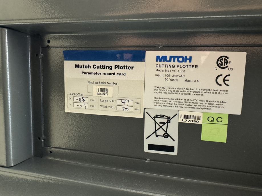 Mutoh VC-1300 rezač