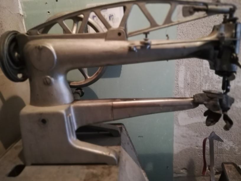 Postolarski strojevi, preša i šivača mašina