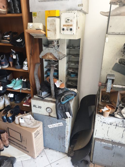 Postolarski strojevi