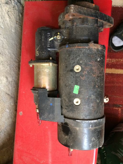 Prodajem Caterpillar starter 207-1560