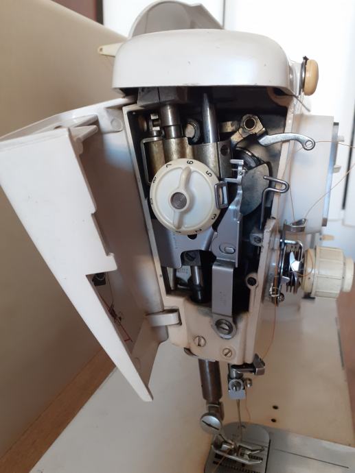 Singer 700 - šivaća mašina