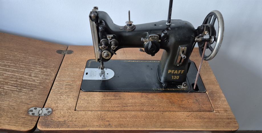 šivaća mašina PFAFF 130