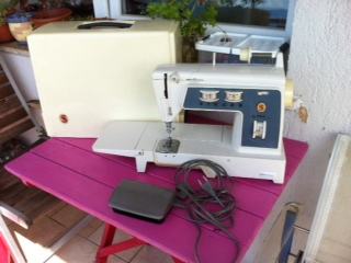 šivaća mašina singer 764
