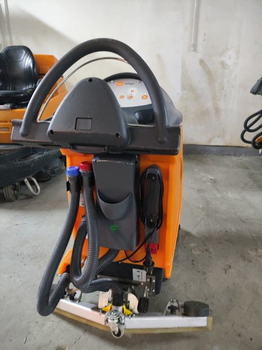 TASKI Swingo 755B(27) stroj za pranje,čišćenje i usisavanje podova