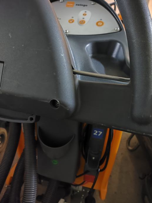 TASKI Swingo 755B(27) stroj za pranje,čišćenje i usisavanje podova