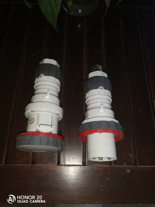 Utičnica i utikač 63 A