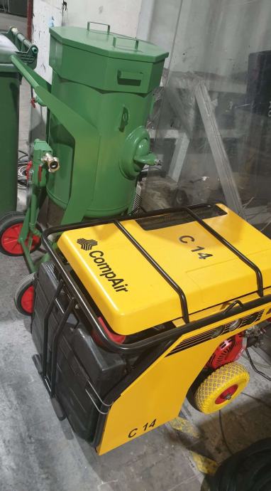 Vijčani kompresor CompAir C14 + stroj za pjeskarenje BlastRazor 50 lit