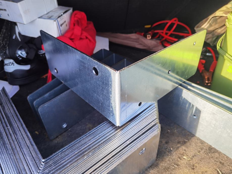 Vinkl /300x300x140 sa rupama