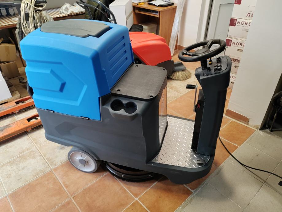 KW – 700 Kombinirani Stroj Za Pranje Podova