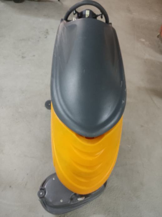 TASKI SWINGO 1250B -stroj za čišćenje i pranje podova (nove baterije )