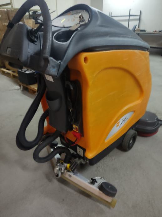 TASKI SWINGO 1250B -stroj za čišćenje i pranje podova (nove baterije )