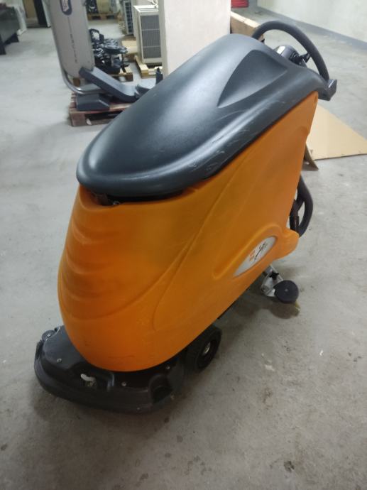 TASKI SWINGO 1250B -stroj za čišćenje i pranje podova (nove baterije )