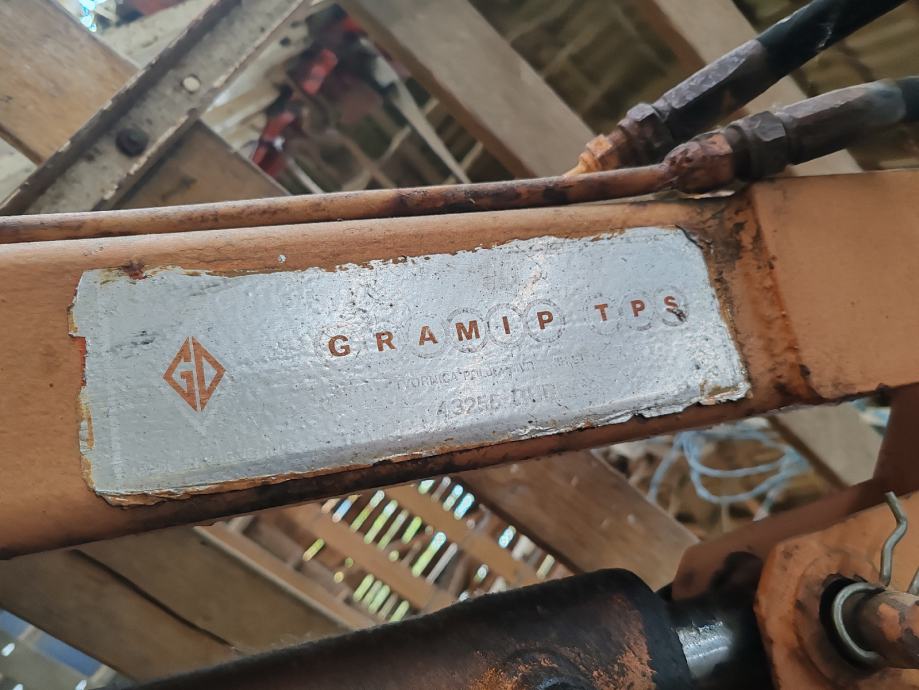 traktorski utovarivač za stajski gnoj, grajfer