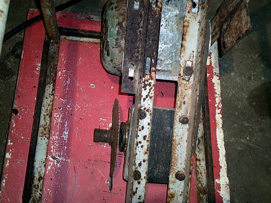 cirkular,za,drvo,mali,2800,okr,trofazni,list,pile,se,diže,i,spušta,KA