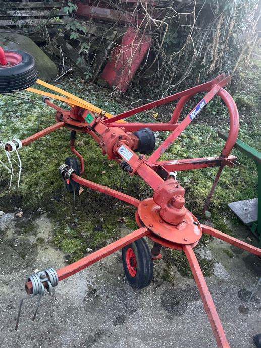 Prevrtač sijena FRC 80