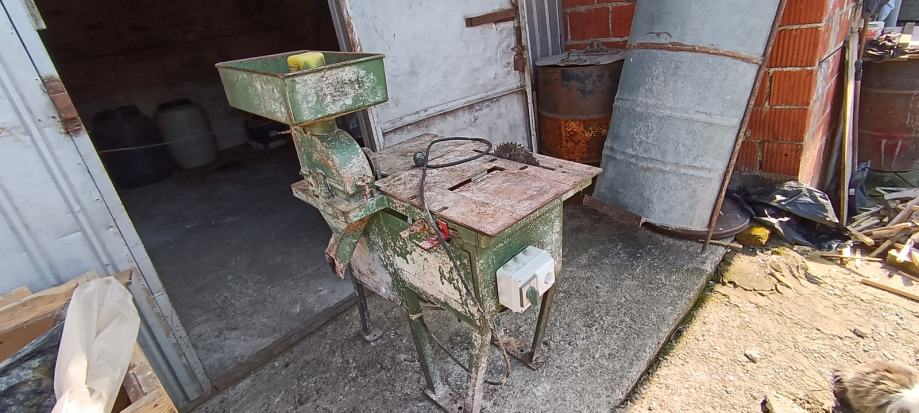 Razne stvari i mašine za domaćinstvo