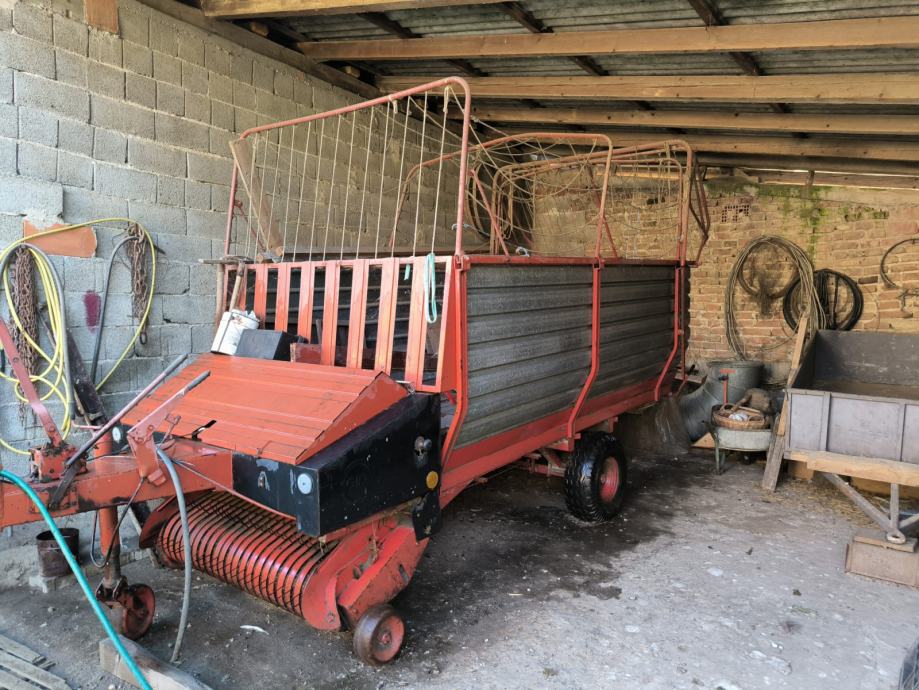 Samoutovarna prikolica za sijeno SIP 2 ŠEMPETER