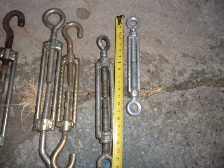 Španeri ili natezači žice 22 kom.