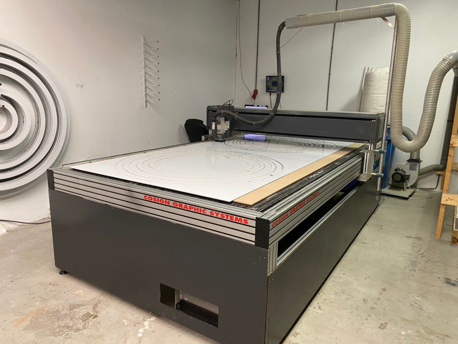 CNC Industrijski stroj . OBRADA direktno iz programa (vektora)