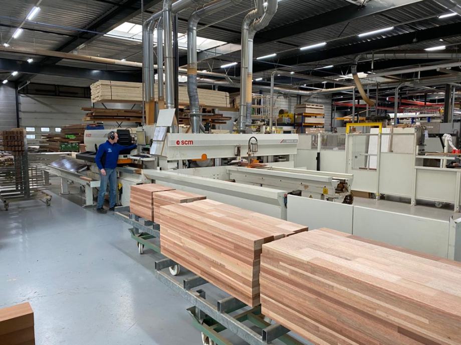 CNC KUTNI CENTAR SCM WINDOR 40R