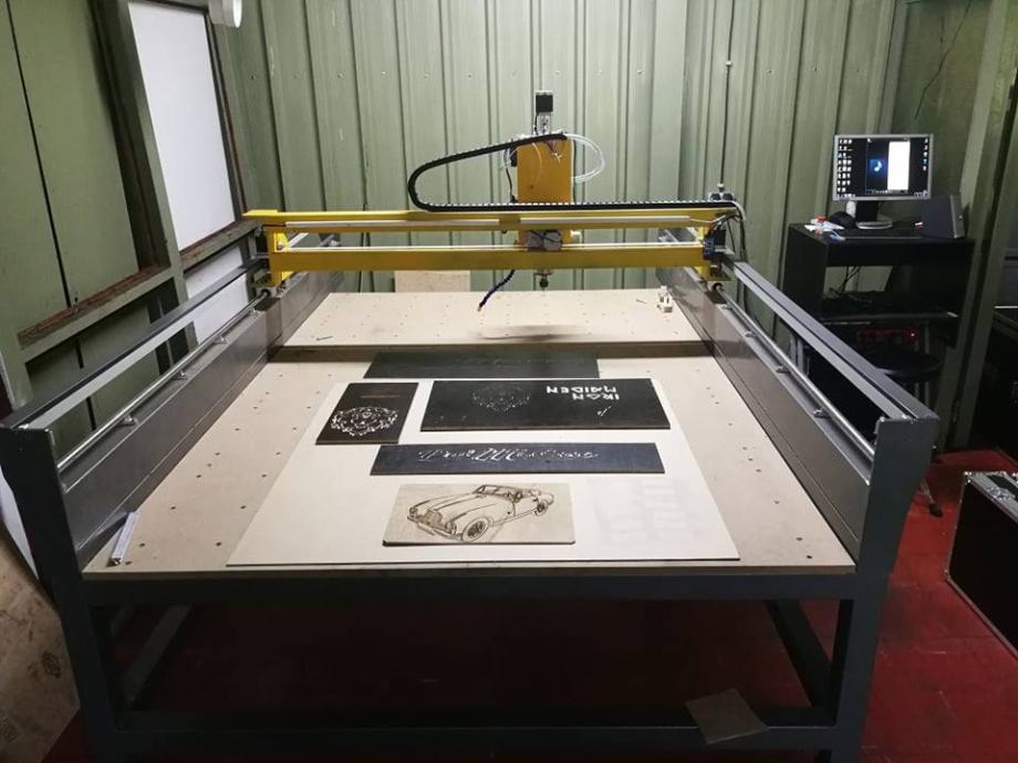 CNC stroj 120x230 cm sa laserom za graviranje