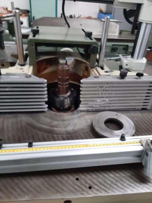 Frezer Scm T150 sa nagibnom osovinom